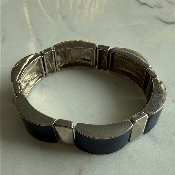 BelleStyle | Jewelry | Vintage Elegant Silver And Navy Blue Enamel ...